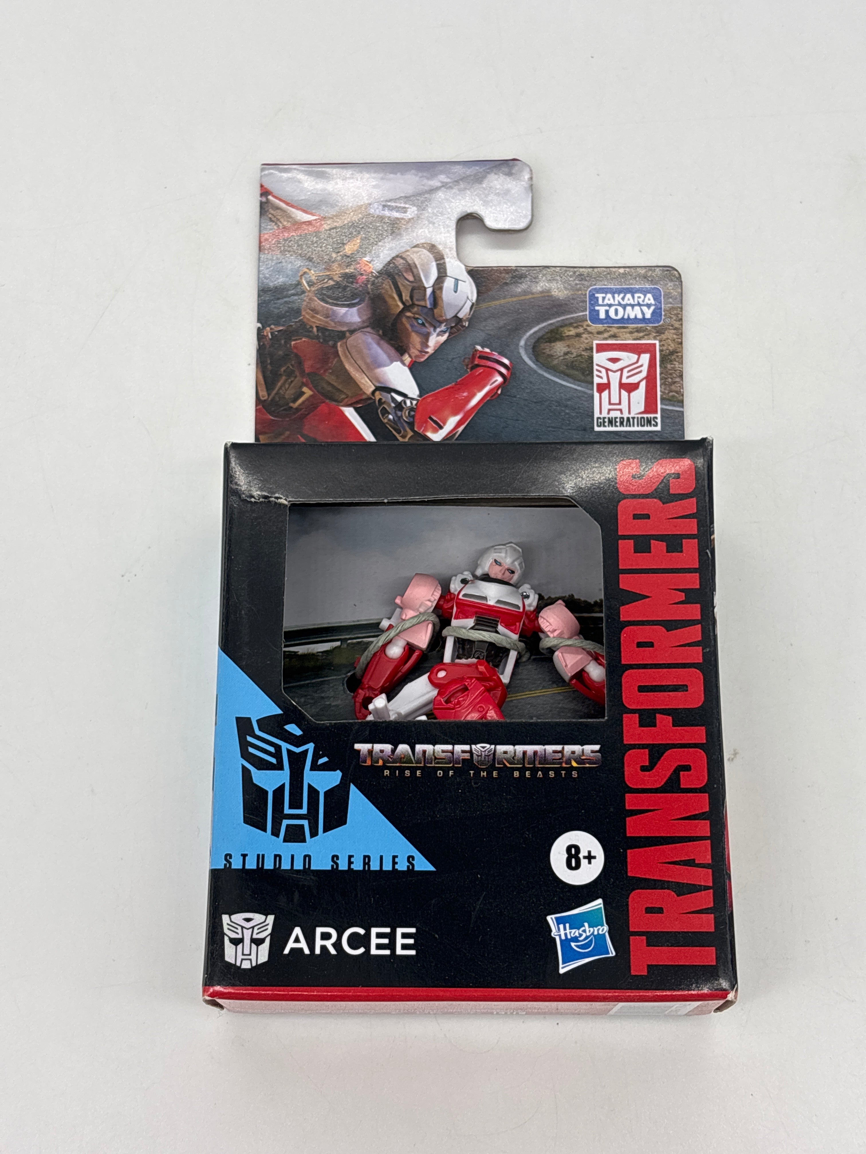 Auction Lot 189: Transformers Studio Series Arcee Figure